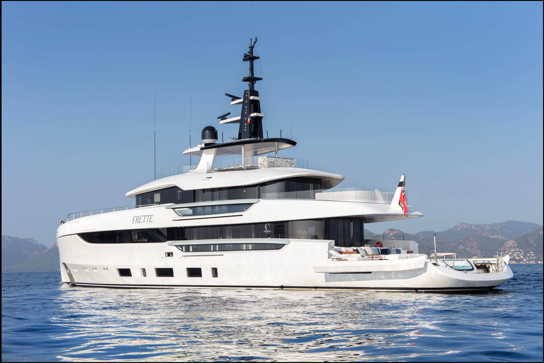 ATLANTIQUE 43 M/Y FRETTE – The Excellence of Custom Design - Columbus Yachts